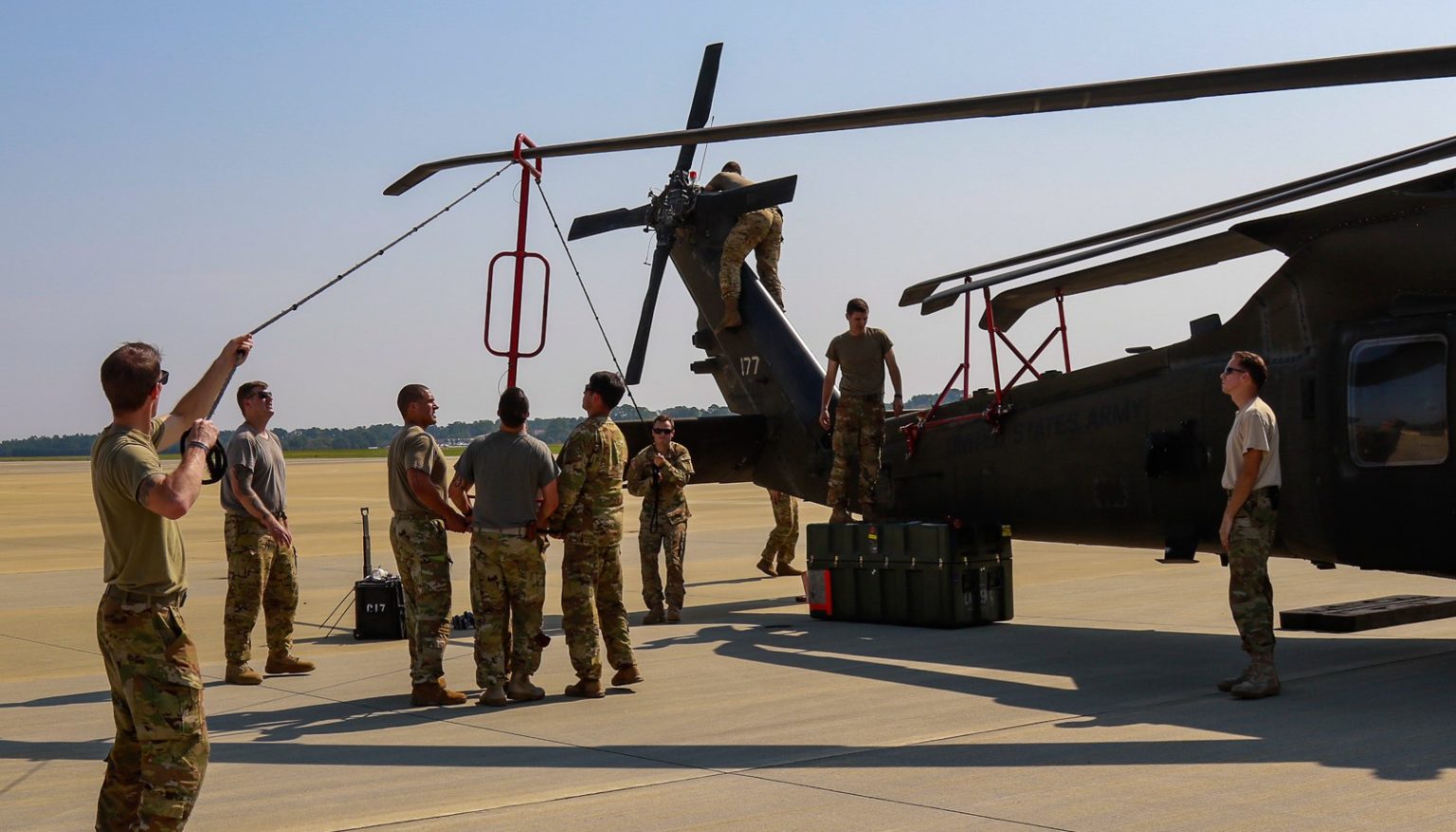 Blade folding Army Black Hawks | Blind Bat News