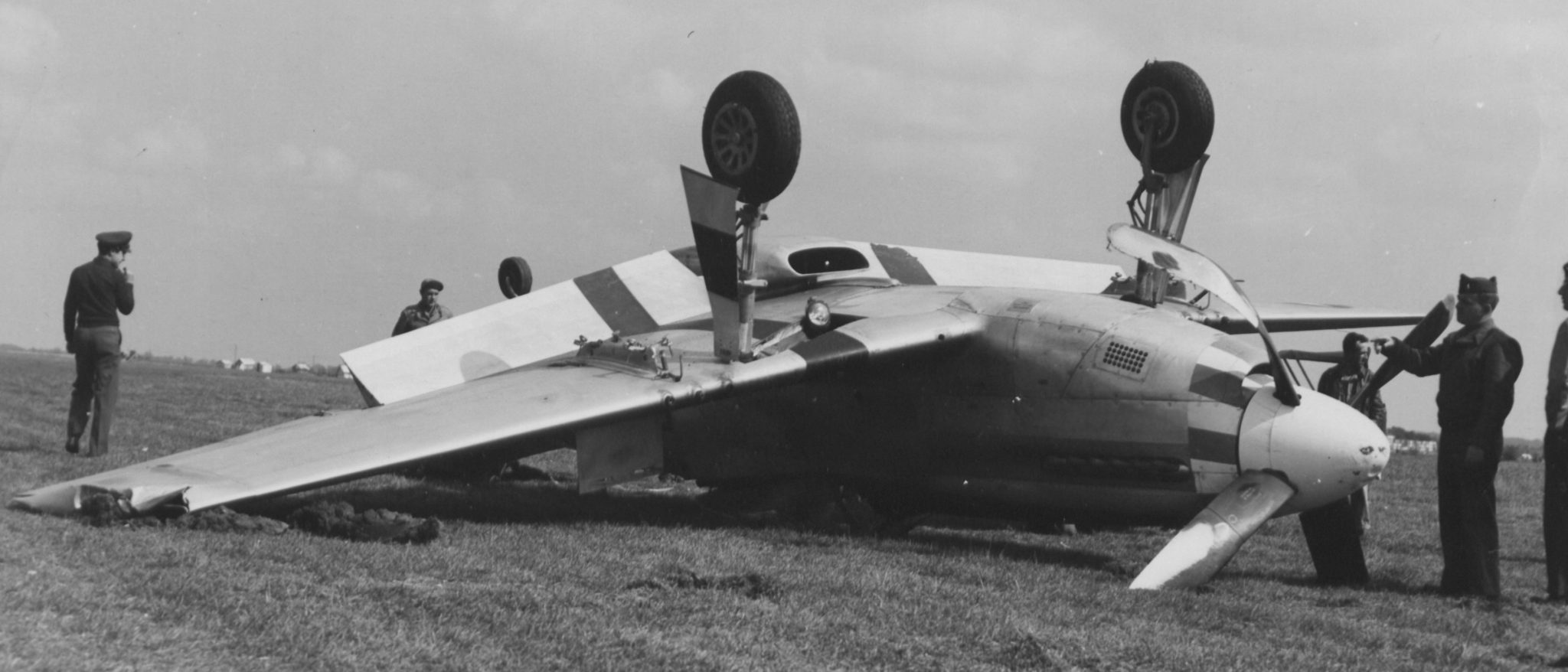 Crash Landings: USAAF P-51 Mustangs, England, 1944-45 | Blind Bat News