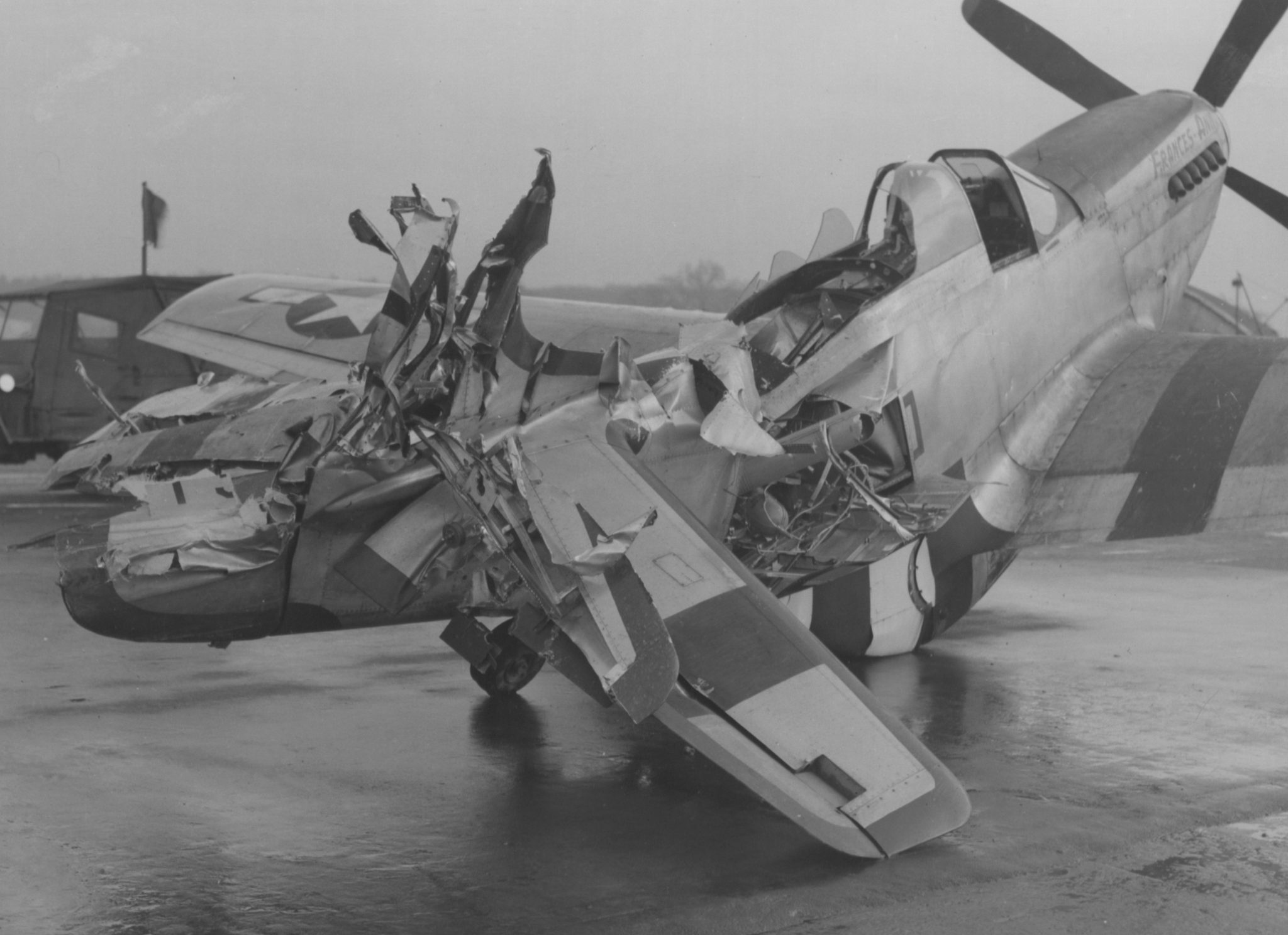 Crash Landings: USAAF P-51 Mustangs, England, 1944-45 | Blind Bat News